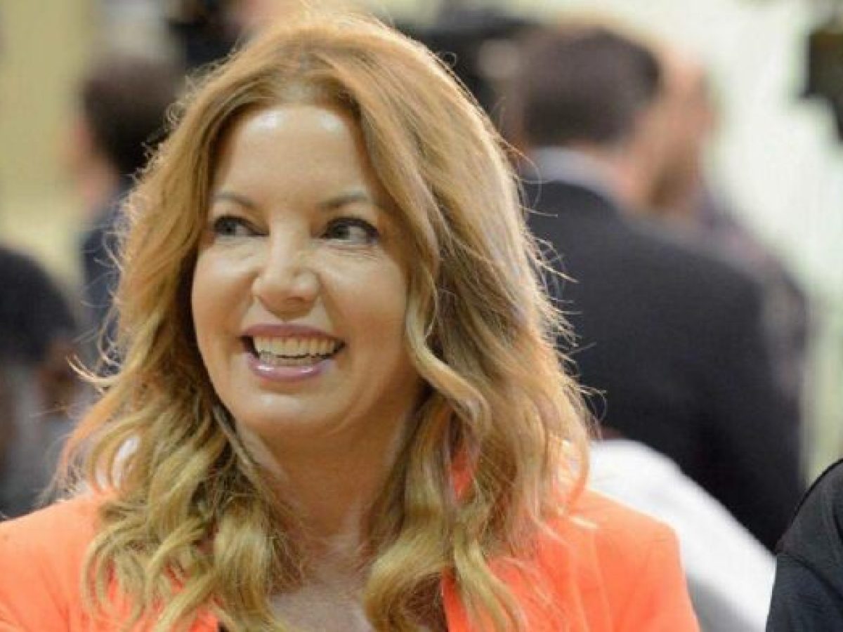 Jeanie Buss's Instagram, Twitter & Facebook on IDCrawl