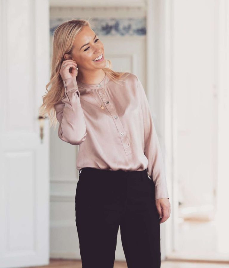 Stine Gyldenbrand Bio: Kasper Schmeichel Wife - MySportDab