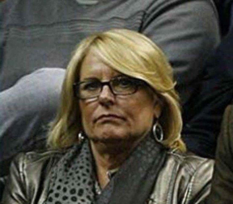 Dinah Mattingly Bio: Larry Bird Wife [2023 Update] - MySportDab