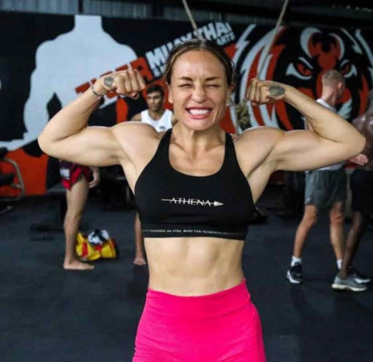 Tai Emery Flash Fans After MMA Win (VIDEO) - MySportDab