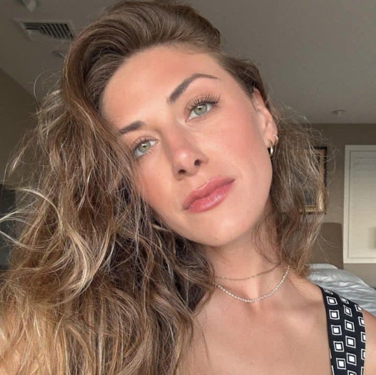 Mark Sanchez Wife: Perry Mattfeld Bio - MySportDab