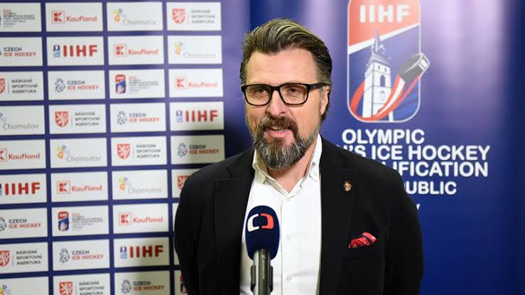 Hayley Wickenheiser Husband: Tomas Pacina Bio - MySportDab