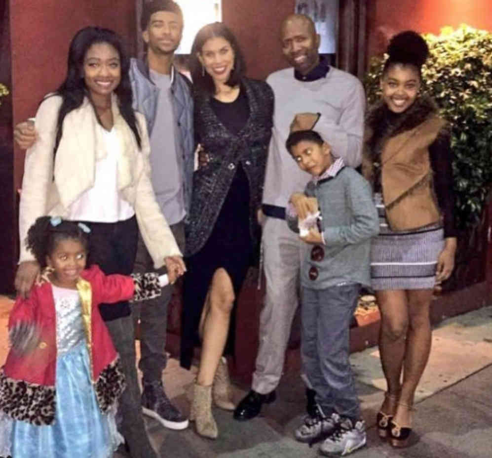 Kenny Smith Wife: Gwendolyn Osborne Bio - MySportDab