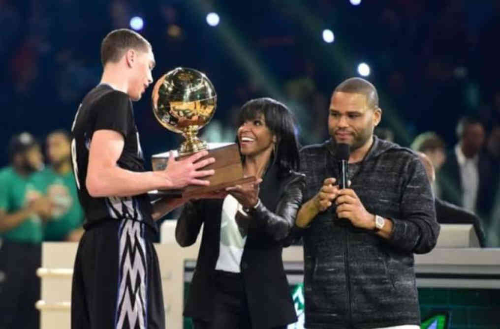 Who Are Zach Lavine Parents? - MySportDab