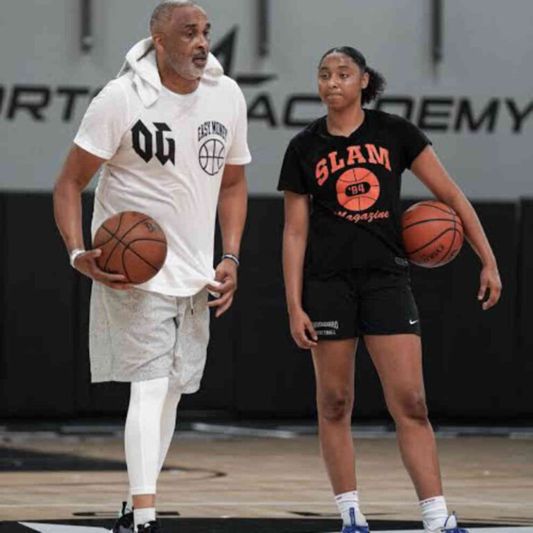 Juju Watkins Parents: Robert Neal-Watkins & Sari Watkins - MySportDab