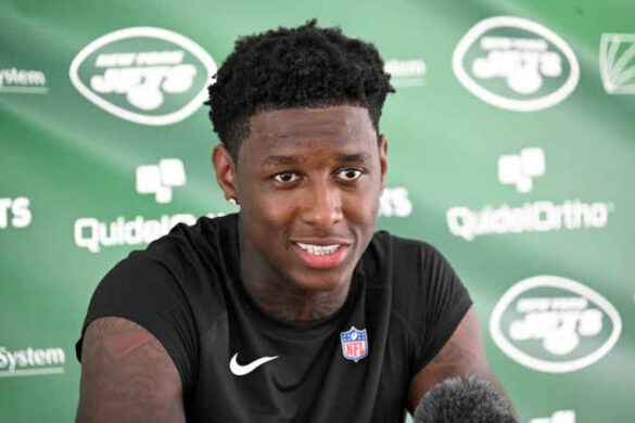 Chantal Oster Bio: Keith Tkachuk Wife - MySportDab